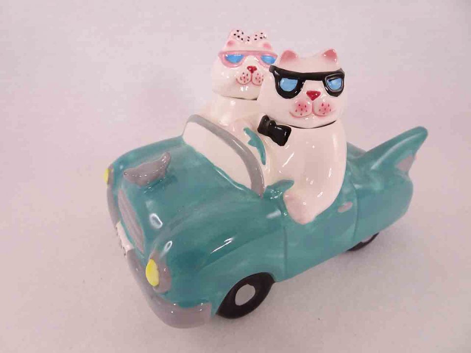 Clay Art Animal Nodders in Cars – Novelty Salt & Pepper Shakers Club